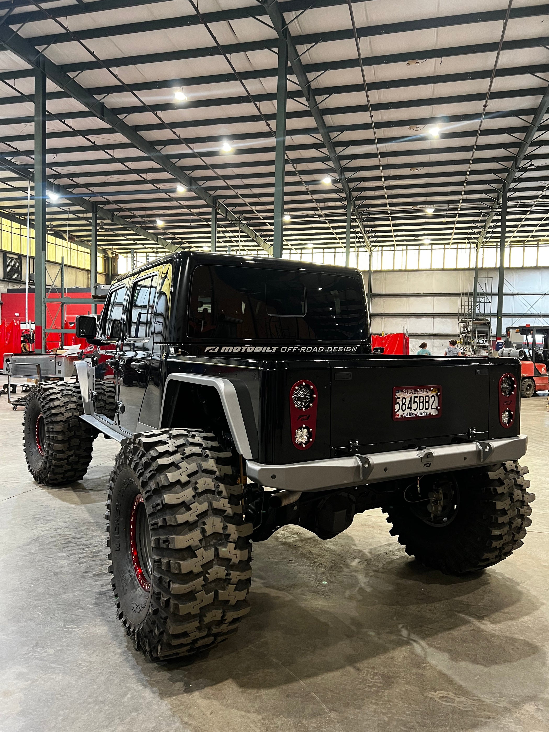 Bobbed Replacement Bed for Jeep Gladiator — HighLift Off-Road