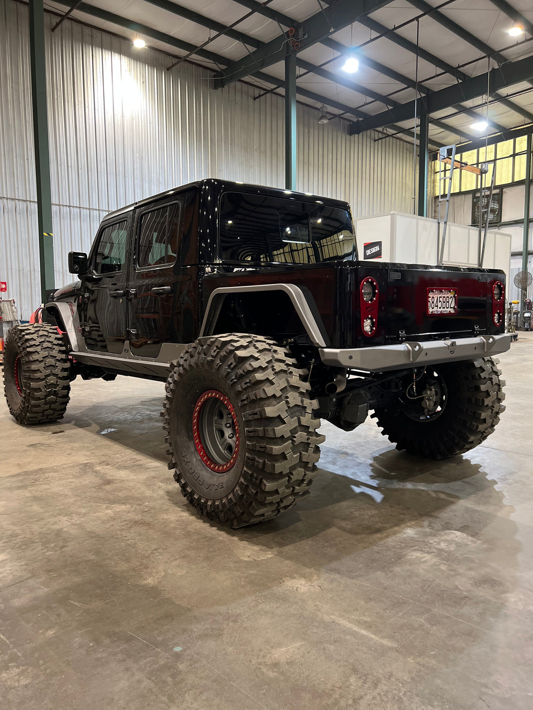 Bobbed Replacement Bed for Jeep Gladiator — HighLift Off-Road